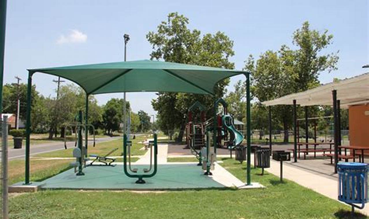 Visit Collins Garden Park: Your Green Escape!