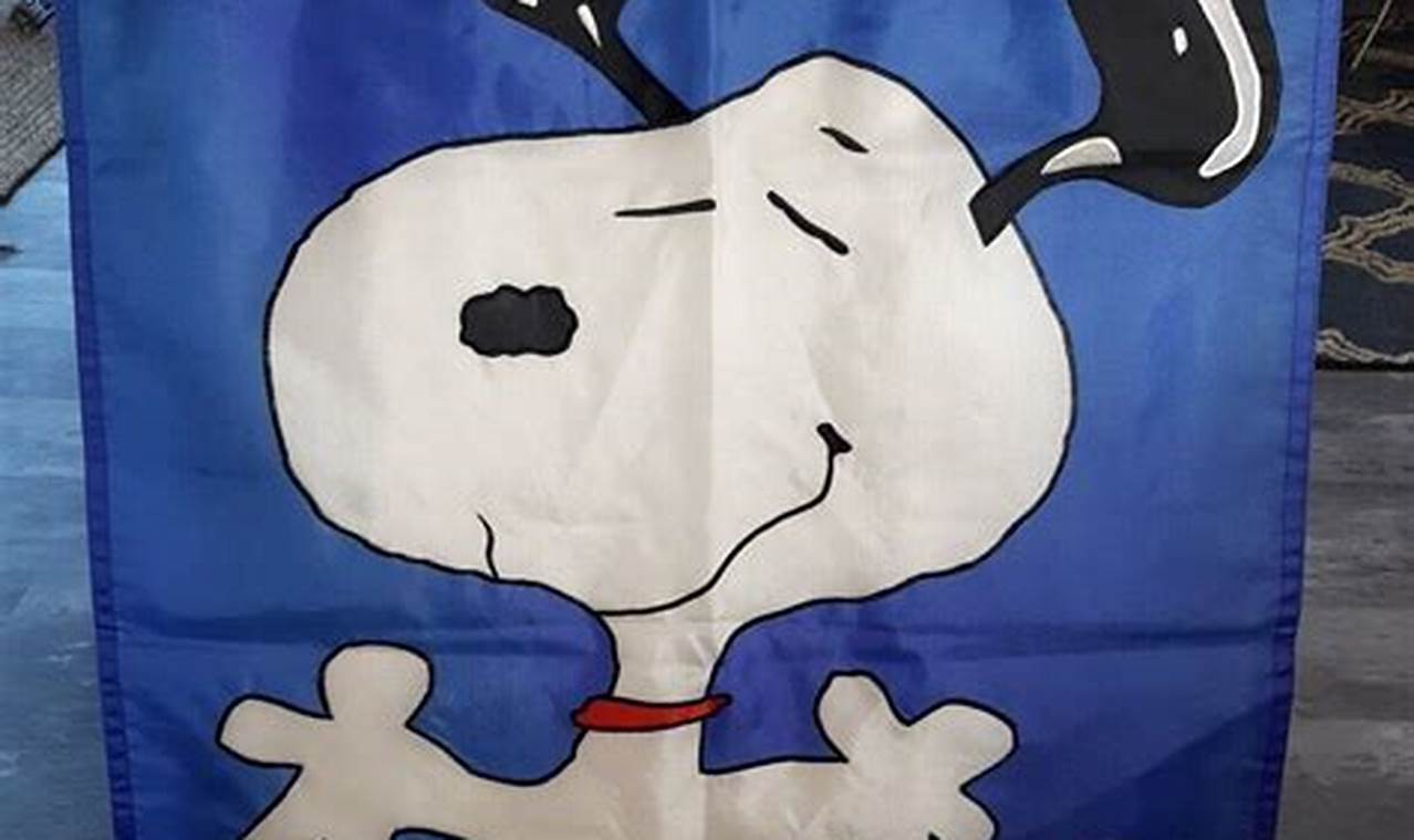 Adorable Snoopy Garden Flags: Decor for You!